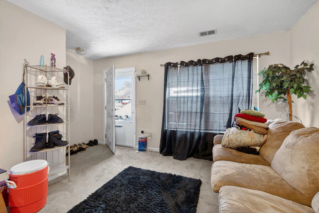 2806 Hanna Place, Lexington Property Listing: MLS® #25508381