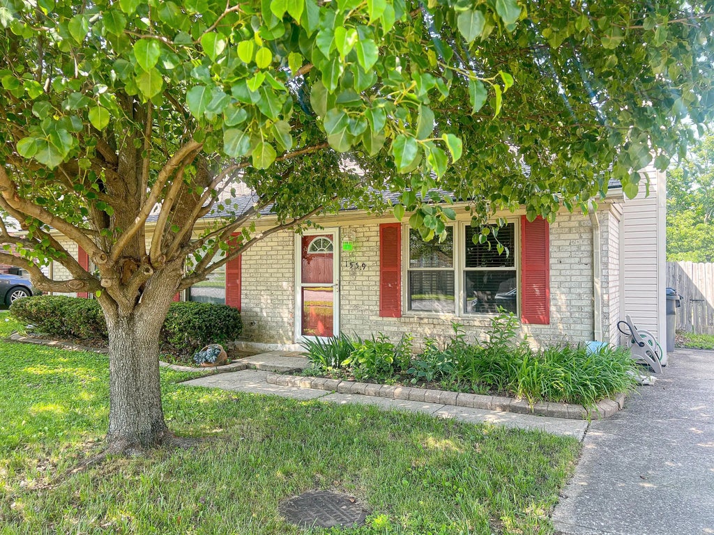 1559 Summerhill Drive, Lexington Property Listing: MLS® #25508718