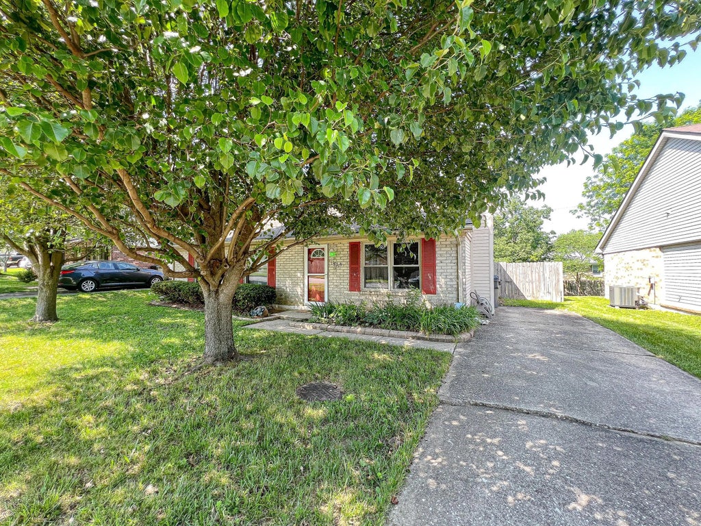 1559 Summerhill Drive, Lexington Property Listing: MLS® #25508718