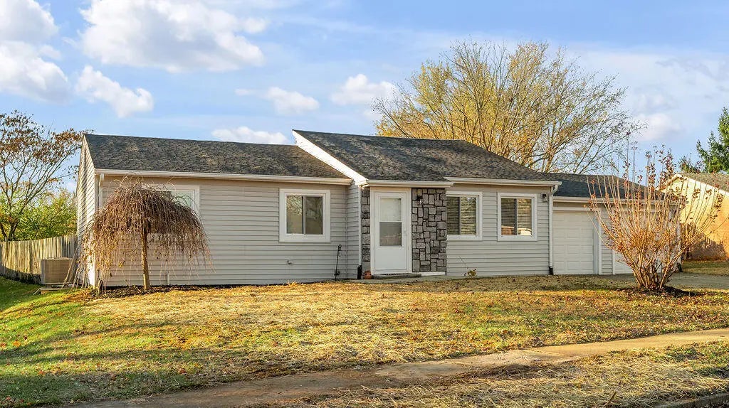 3285 Shoal Lake Drive, Lexington Property Listing: MLS® #25508762