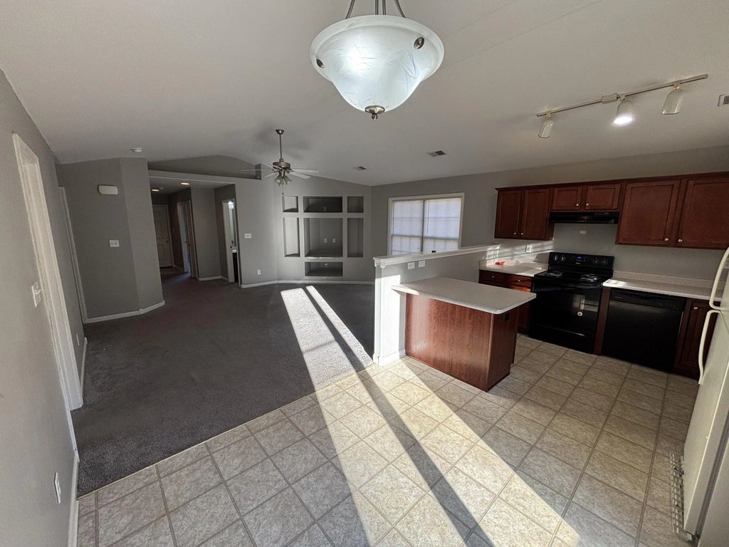 160 Blue Heron Place, Lexington Property Listing: MLS® #26000282