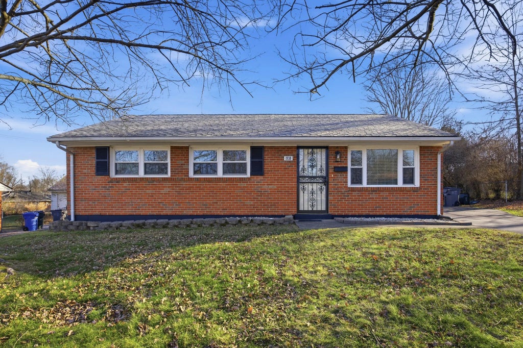 1938 Dunkirk Court, Lexington Property Listing: MLS® #26000894