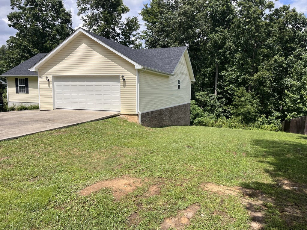 432 Scarlet Oak Drive, London Property Listing: MLS® #26000631