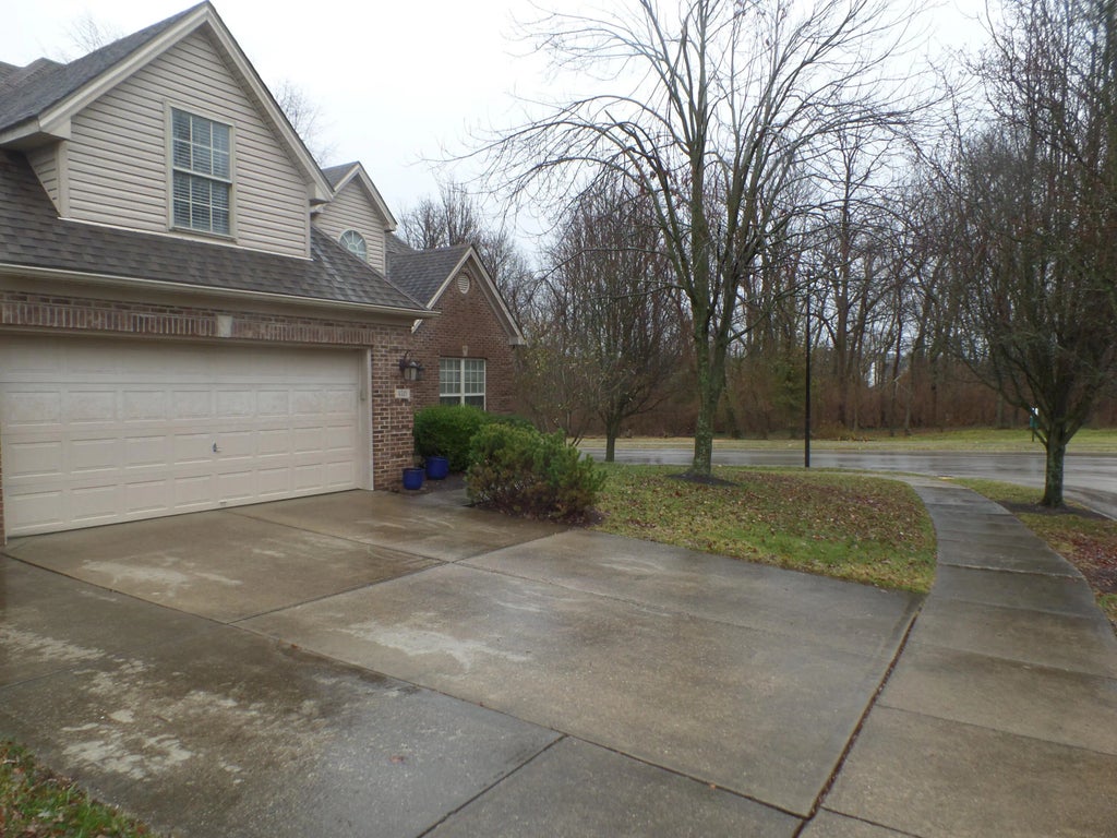 4513 Gillmoss Lane, Lexington Property Listing: MLS® #26000744