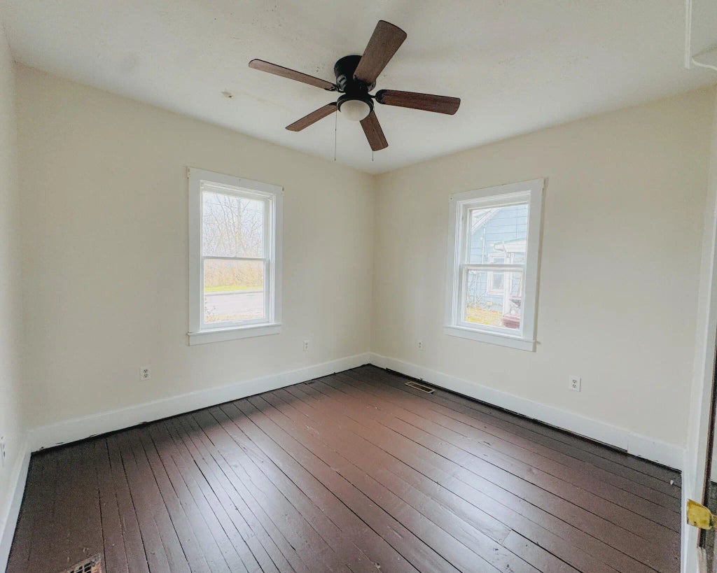 325 Langdon Street, Somerset Property Listing: MLS® #26000849