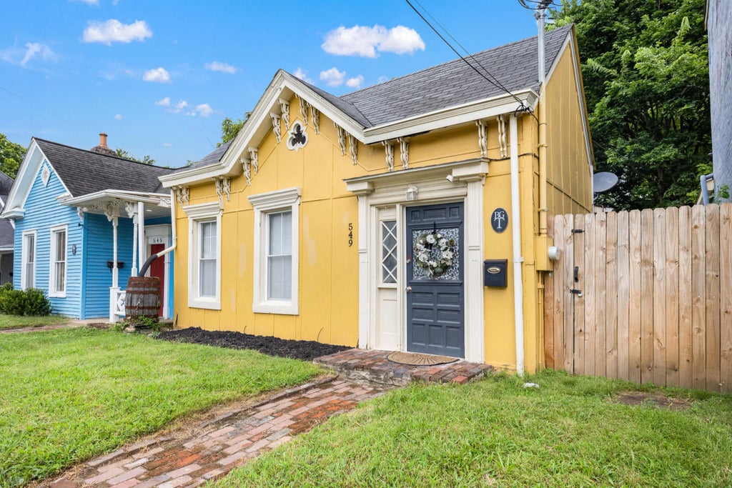 549 N Limestone, Lexington Property Listing: MLS® #26000771