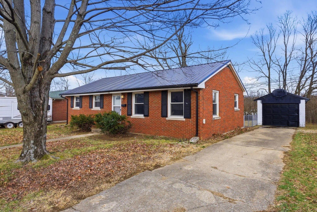 521 Anniston Drive, Lexington Property Listing: MLS® #26001153
