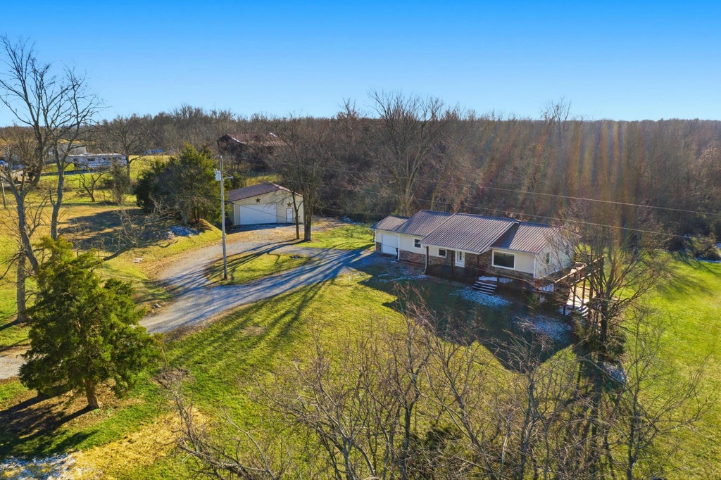 1676 Graves Road, Stamping Ground Property Listing: MLS® #26000900