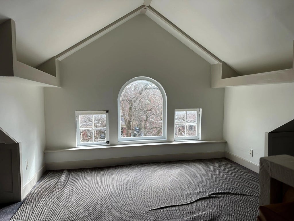 89 Hampton Court 4a, Lexington Property Listing: MLS® #26000859