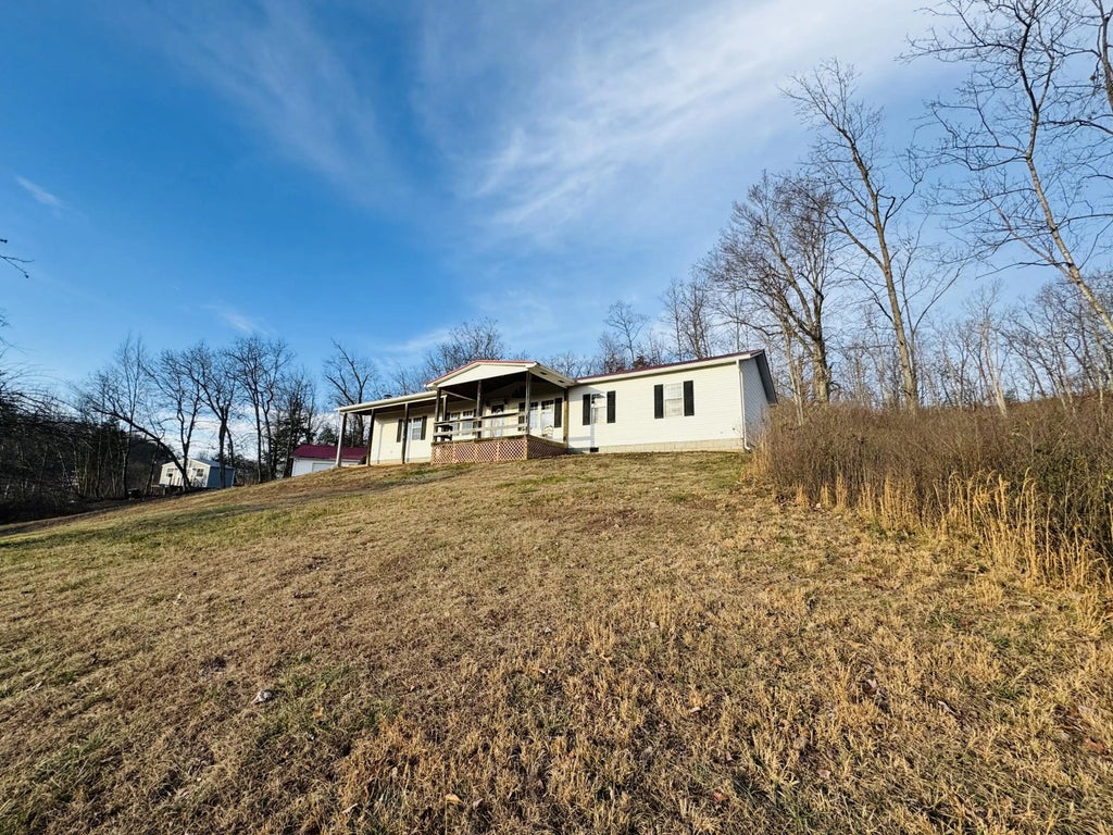 564 Trapp-goffs Cor Road, Winchester Property Listing: MLS® #26000897