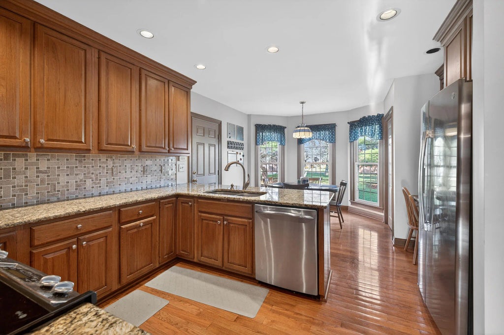 2217 Cascade Way, Lexington Property Listing: MLS® #26000931