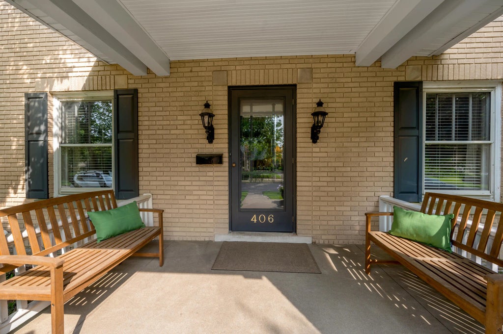 406 Dudley Road, Lexington Property Listing: MLS® #26000923