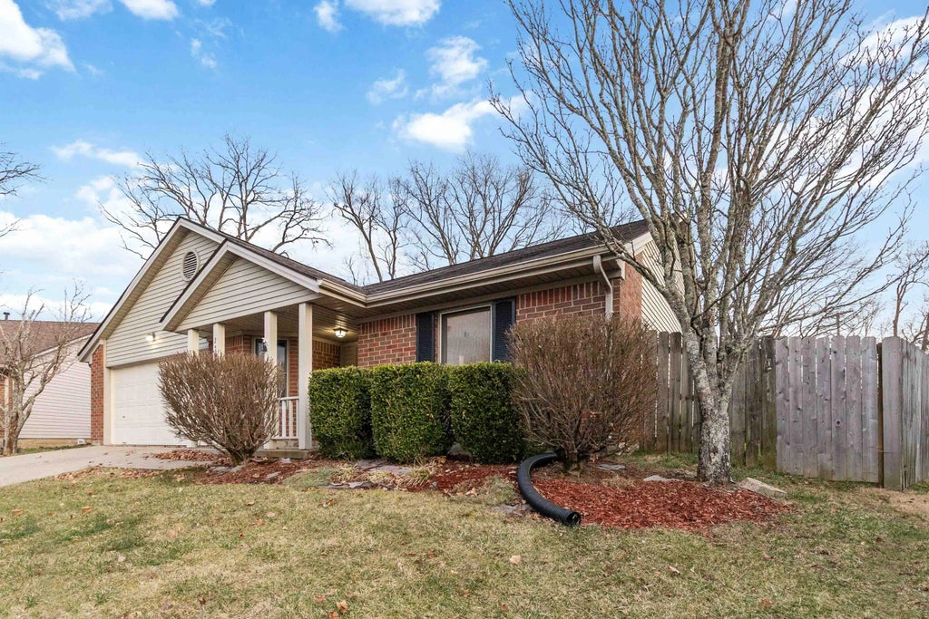 2504 Ashbrooke Drive, Lexington Property Listing: MLS® #26000992