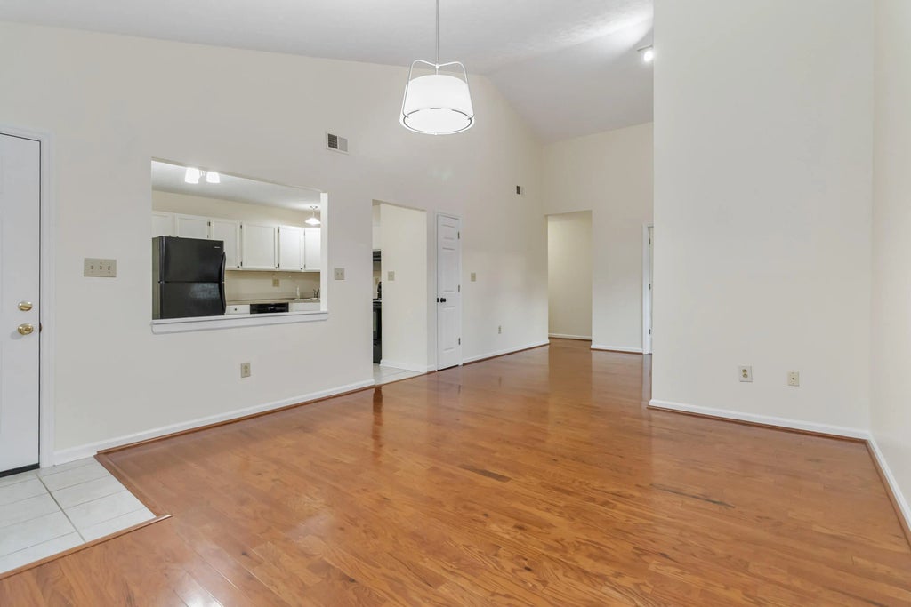 2504 Ashbrooke Drive, Lexington Property Listing: MLS® #26000992