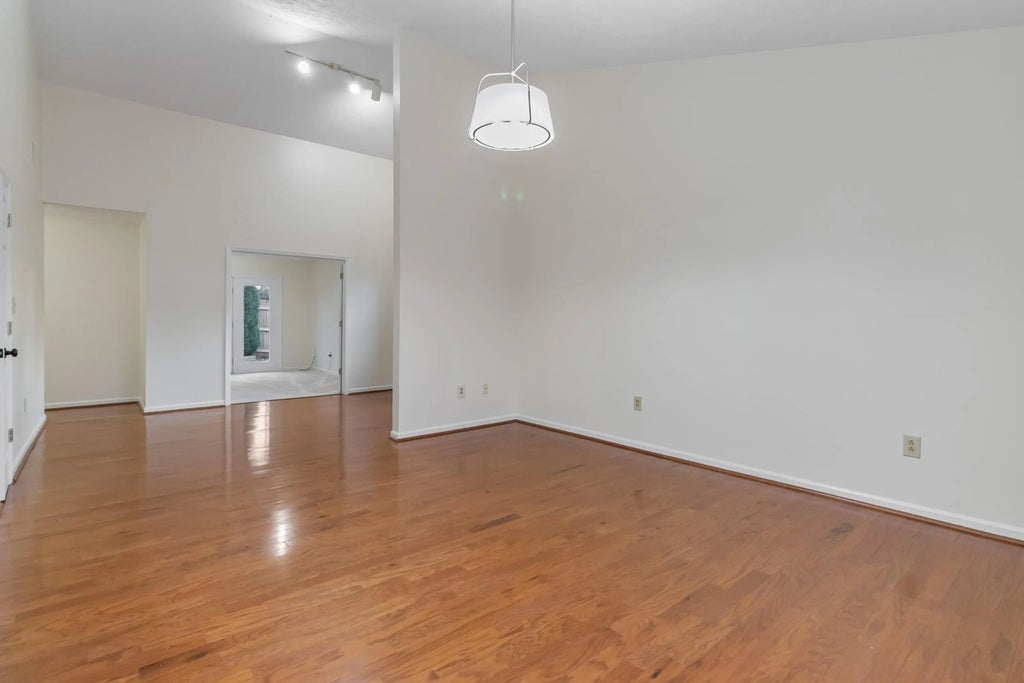 2504 Ashbrooke Drive, Lexington Property Listing: MLS® #26000992