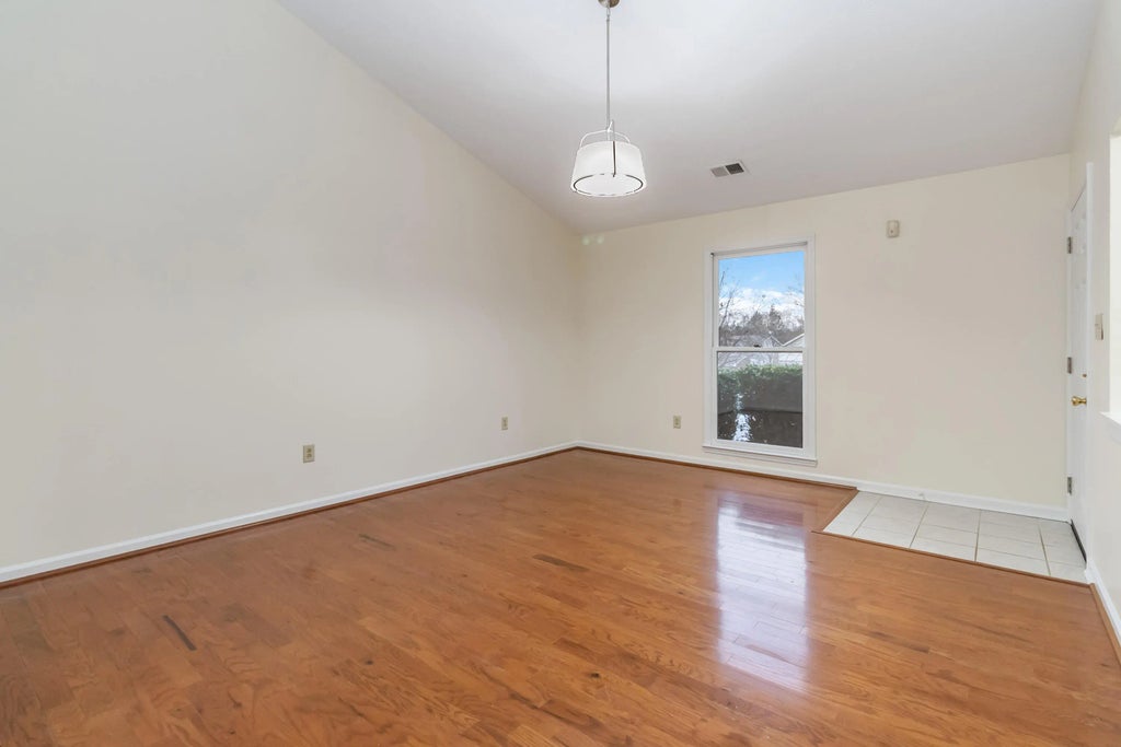 2504 Ashbrooke Drive, Lexington Property Listing: MLS® #26000992