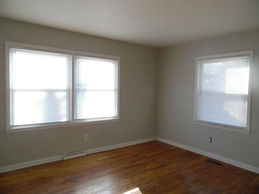 2151 Cypress Drive D, Lexington Property Listing: MLS® #26001039