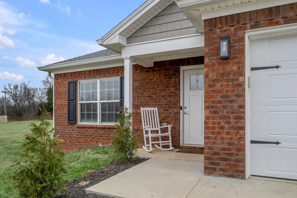 1008 Three Corners Drive, Lawrenceburg Property Listing: MLS® #26001099