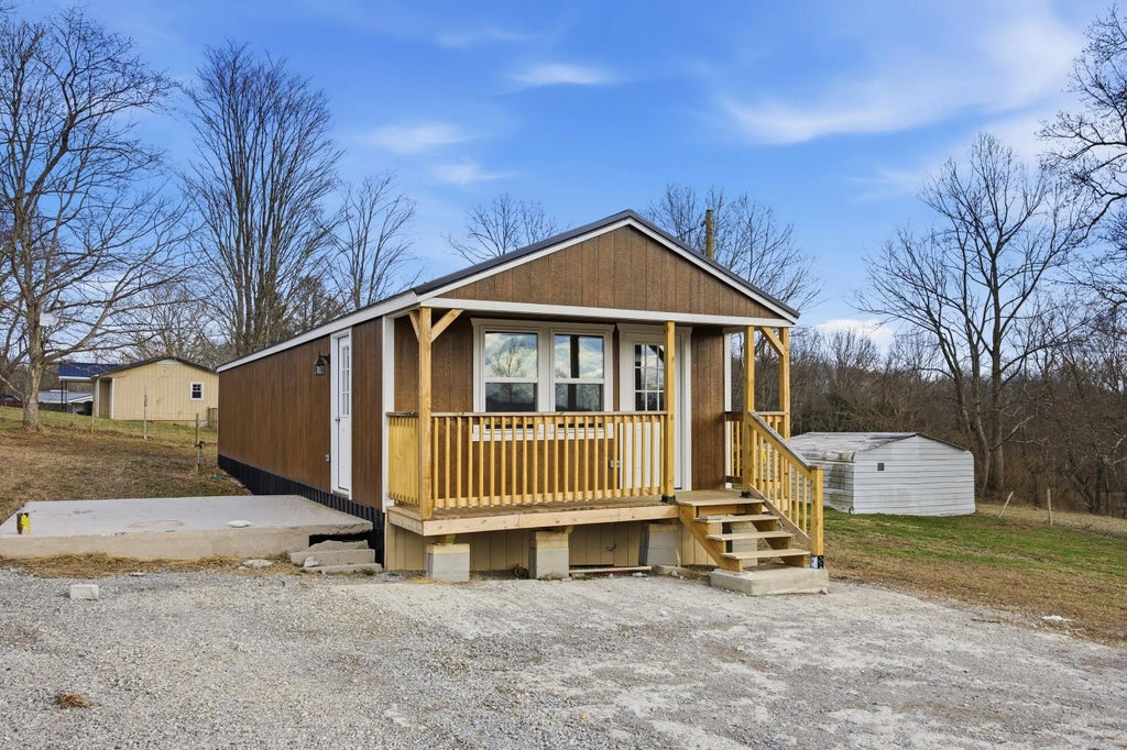 5434 Pine Ridge Road, Winchester Property Listing: MLS® #26001199