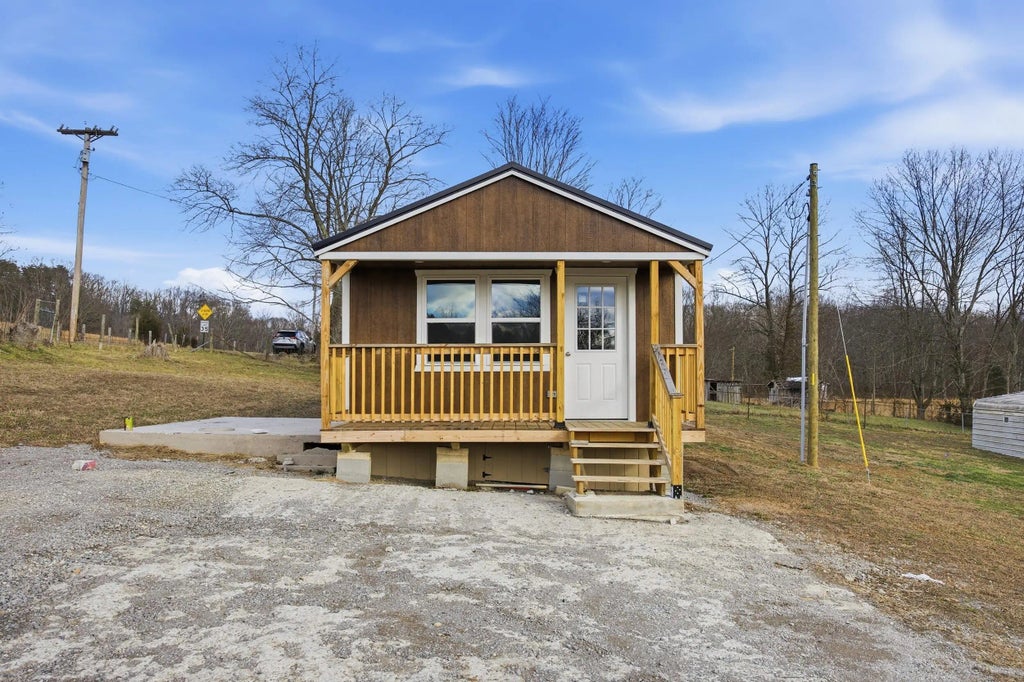 5434 Pine Ridge Road, Winchester Property Listing: MLS® #26001199