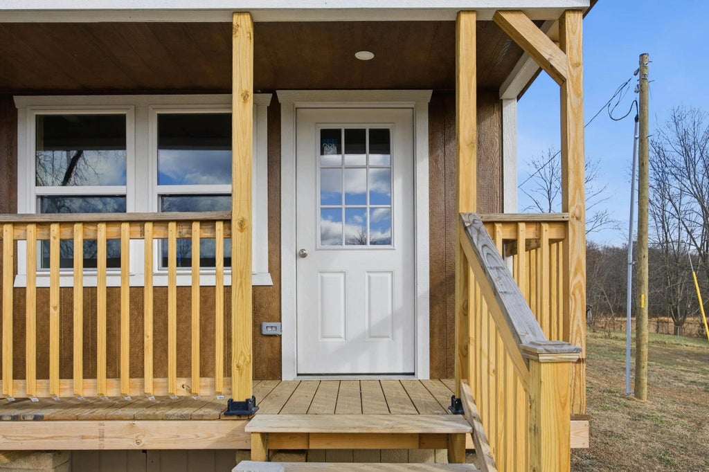 5434 Pine Ridge Road, Winchester Property Listing: MLS® #26001199