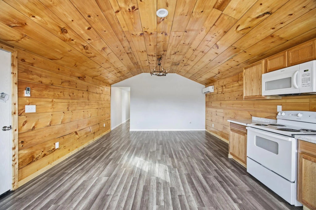 5434 Pine Ridge Road, Winchester Property Listing: MLS® #26001199