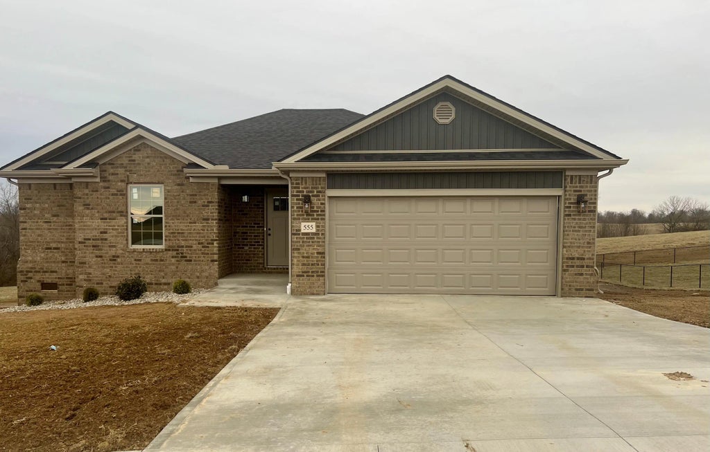 555 Middle Creek Way, Berea Property Listing: MLS® #26001228