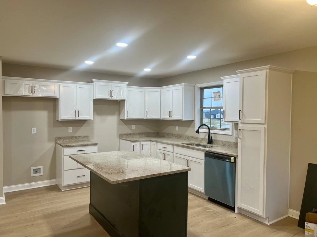 555 Middle Creek Way, Berea Property Listing: MLS® #26001228