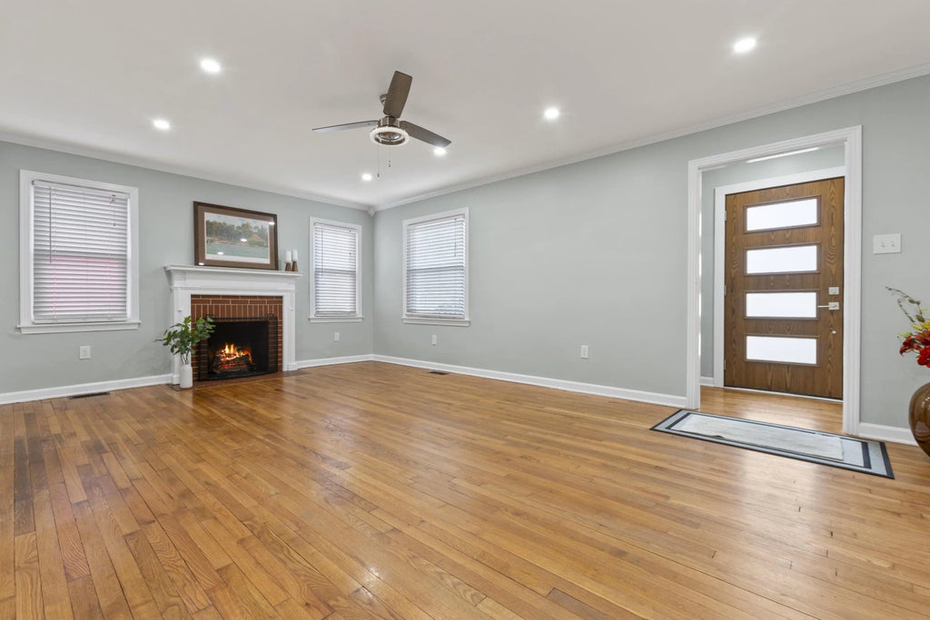 622 Longview Drive, Lexington Property Listing: MLS® #26001242