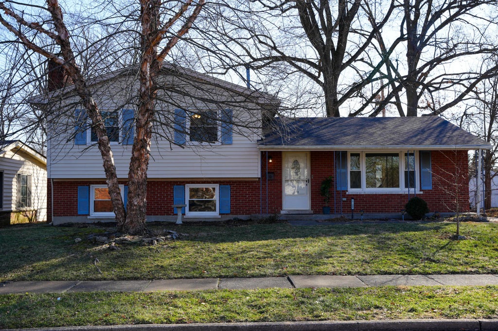 2108 Palms Drive, Lexington Property Listing: MLS® #26001385