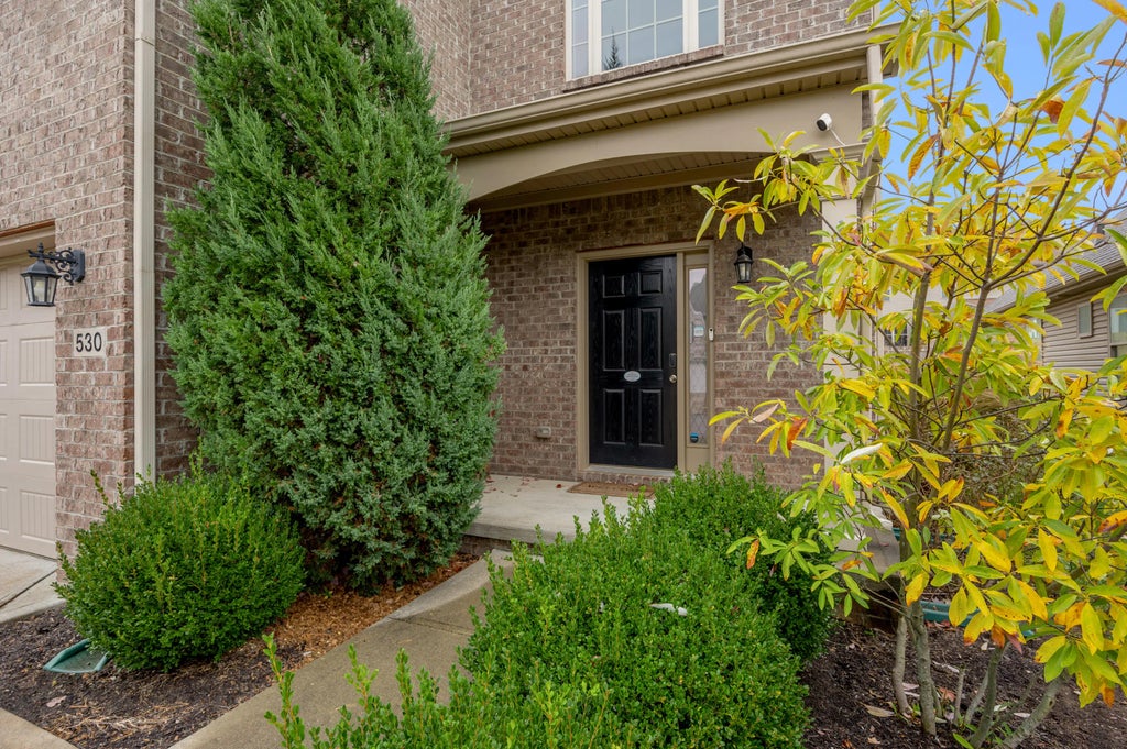 530 Estrella Drive, Lexington Property Listing: MLS® #26001515