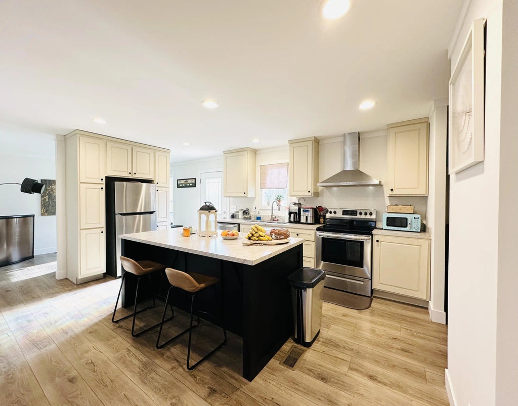 111 Sycamore Road, London Property Listing: MLS® #26001712