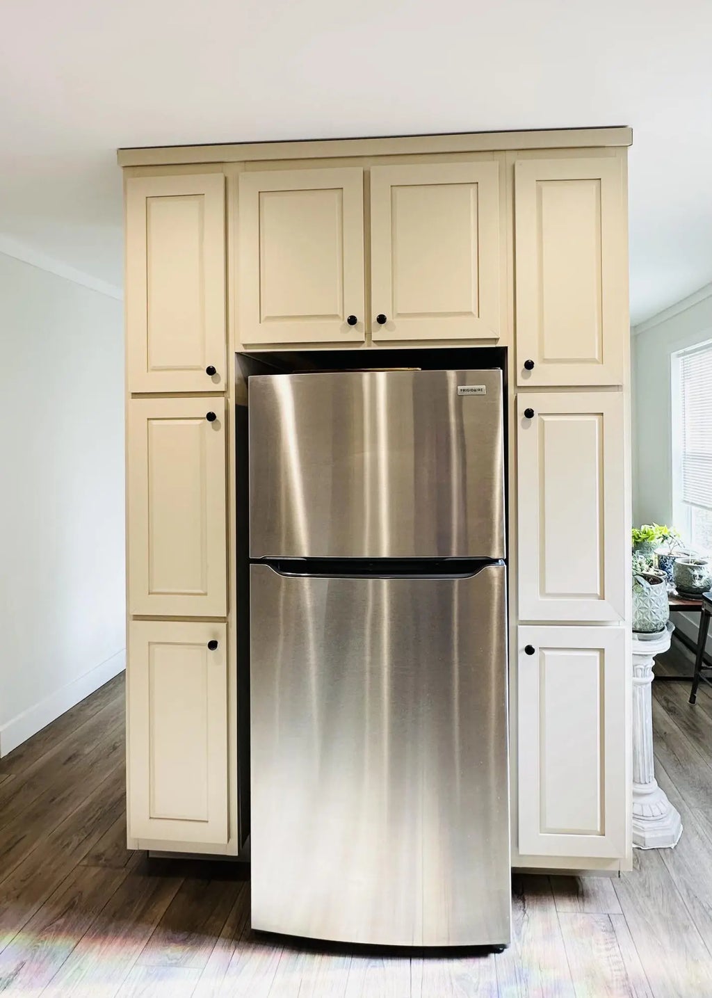 111 Sycamore Road, London Property Listing: MLS® #26001712