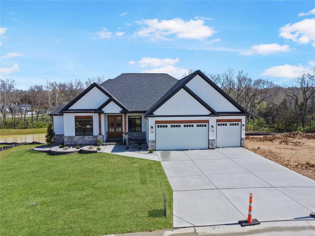 This St Louis Property at 204 Great Bear Pass in Wentzville-North Point ...