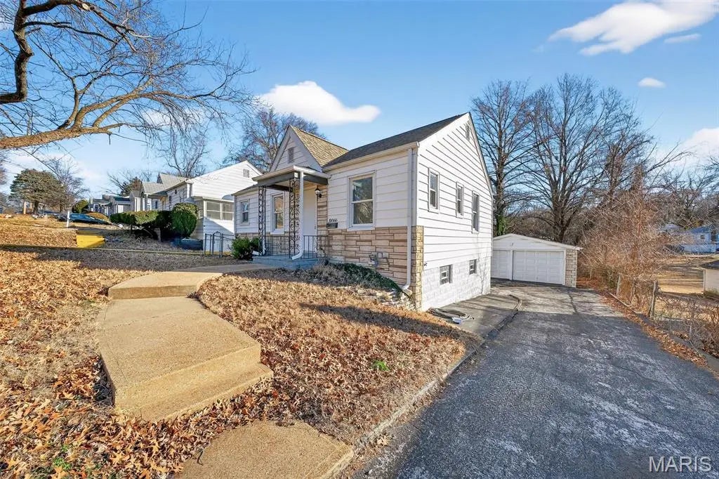 This St Louis Property at 10066 Dorothy Avenue in 31 - Riverview ...