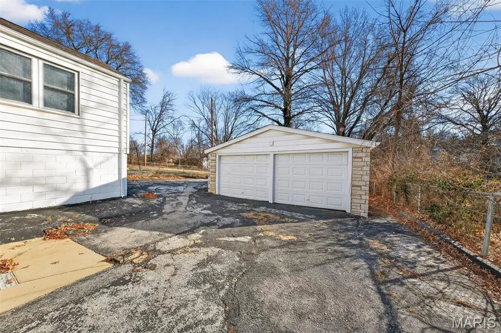 This St Louis Property at 10066 Dorothy Avenue in 31 - Riverview ...