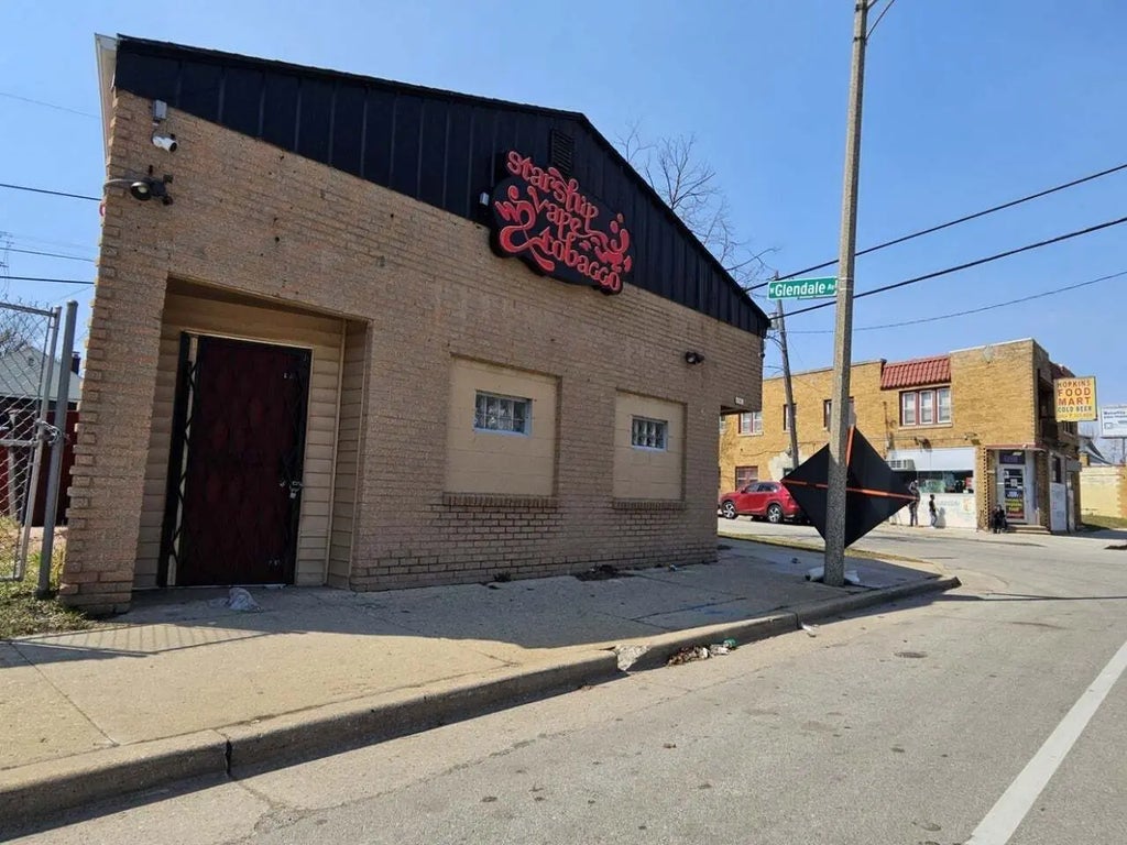 4571 N Hopkins St 4581, Milwaukee, WI - MLS# 1899358 - CommercialZip.com