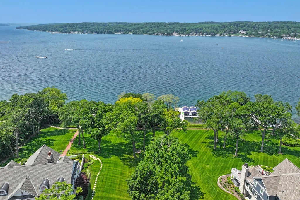 630 S Lake Shore Dr, Lake Geneva, WI - MLS# 1922633 - LandBin.com