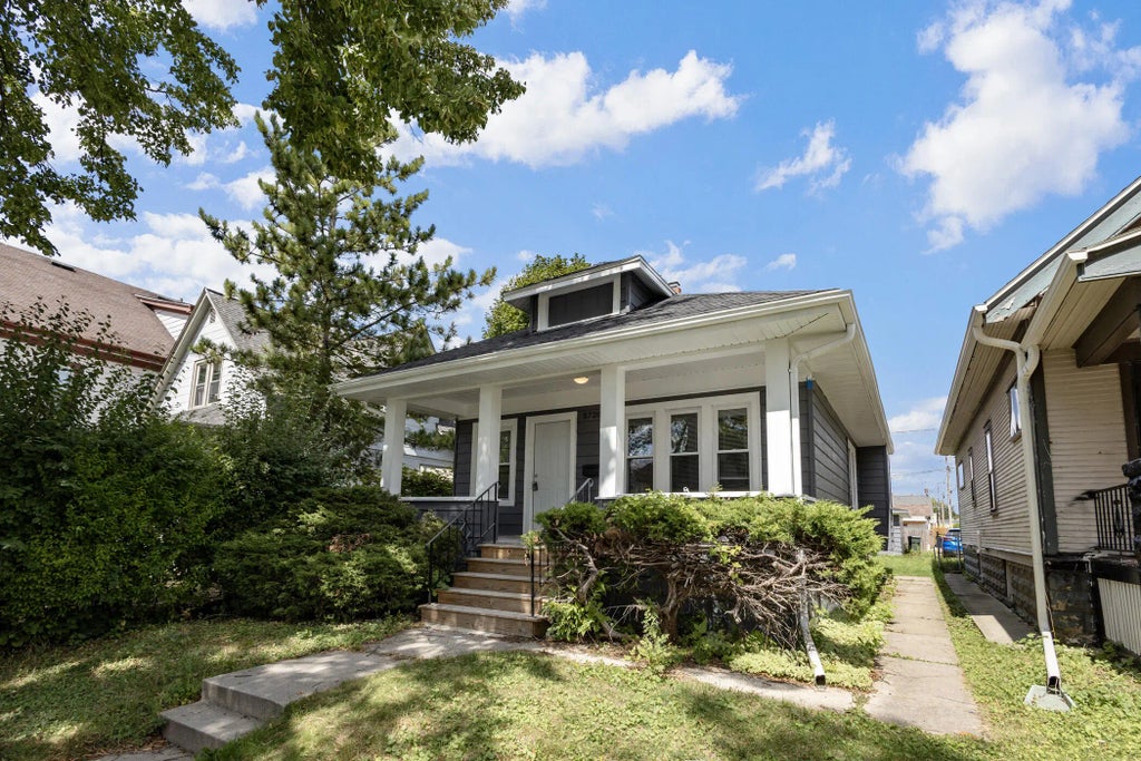 5720 W Rogers St, West Allis, WI - MLS# 1933705 - Dane Arthur Real Estate Agency