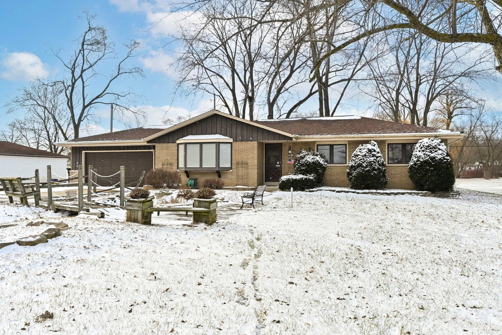 10211 S Nicholson Rd, Oak Creek, WI - MLS# 1945967 - Dane Arthur Real ...