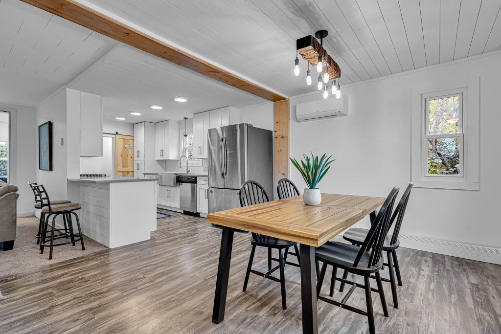 5505 W County Rd F -, Lyndon Property Listing: MLS® #1942094