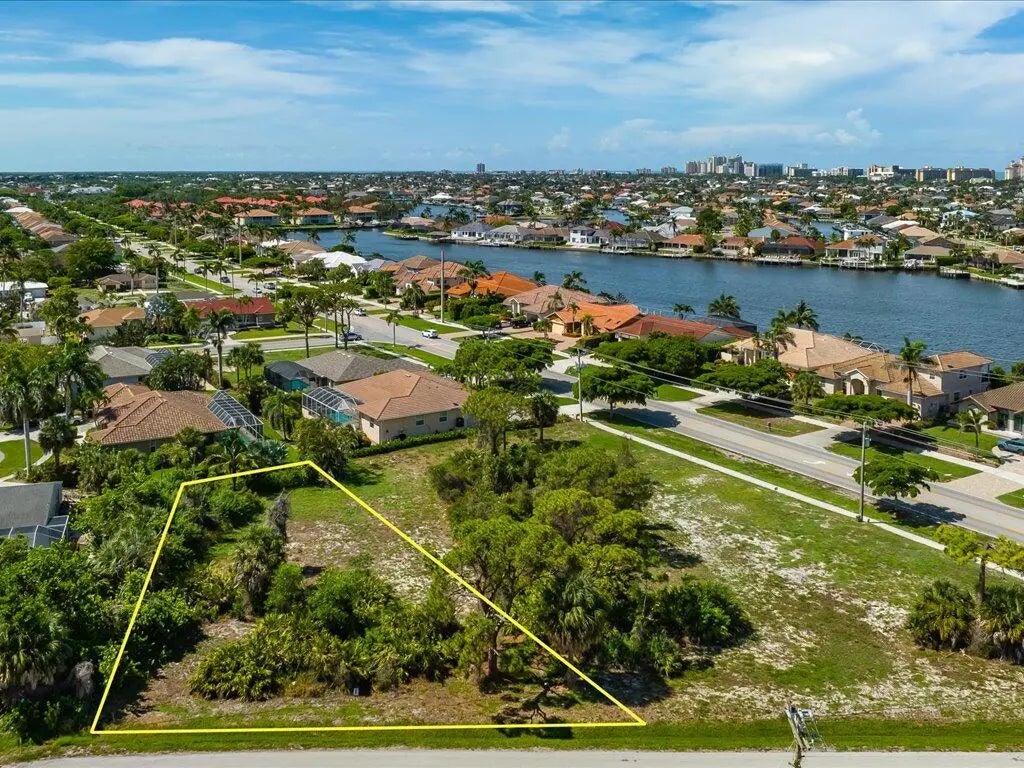 1127 Marco Lake Drive-Marco Island Property Listing-2241927-Marco Beach ...