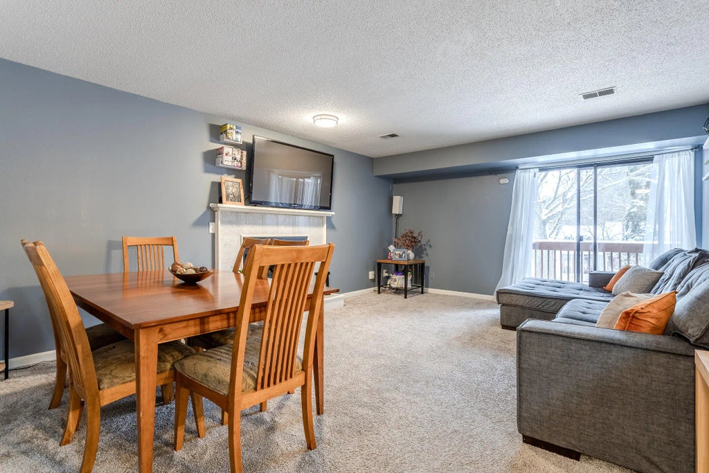 2939 Sw Byron Center Avenue A, Wyoming Property Listing: MLS® #26000190