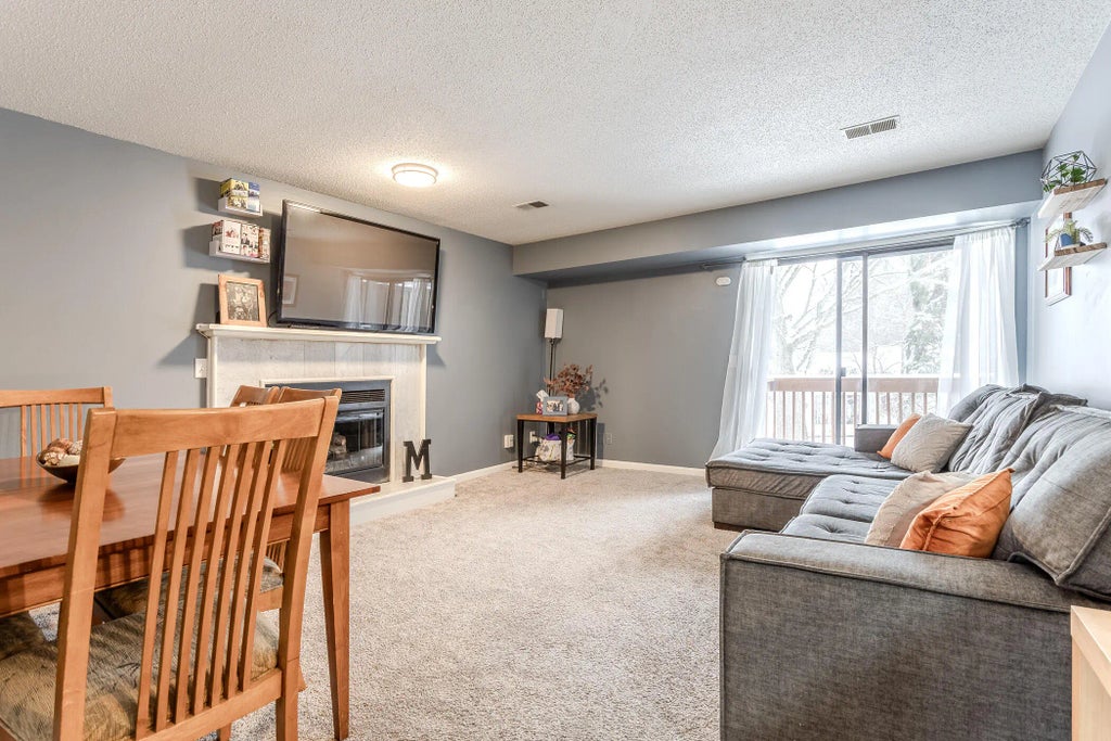 2939 Sw Byron Center Avenue A, Wyoming Property Listing: MLS® #26000190