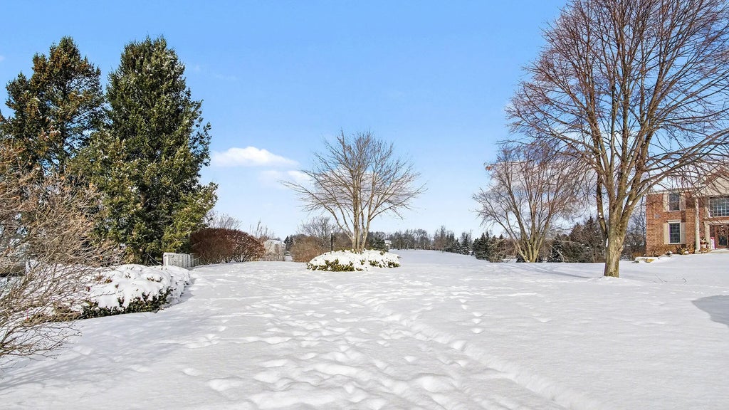 1541 Fairwood Court, Caledonia Property Listing: MLS® #26000224