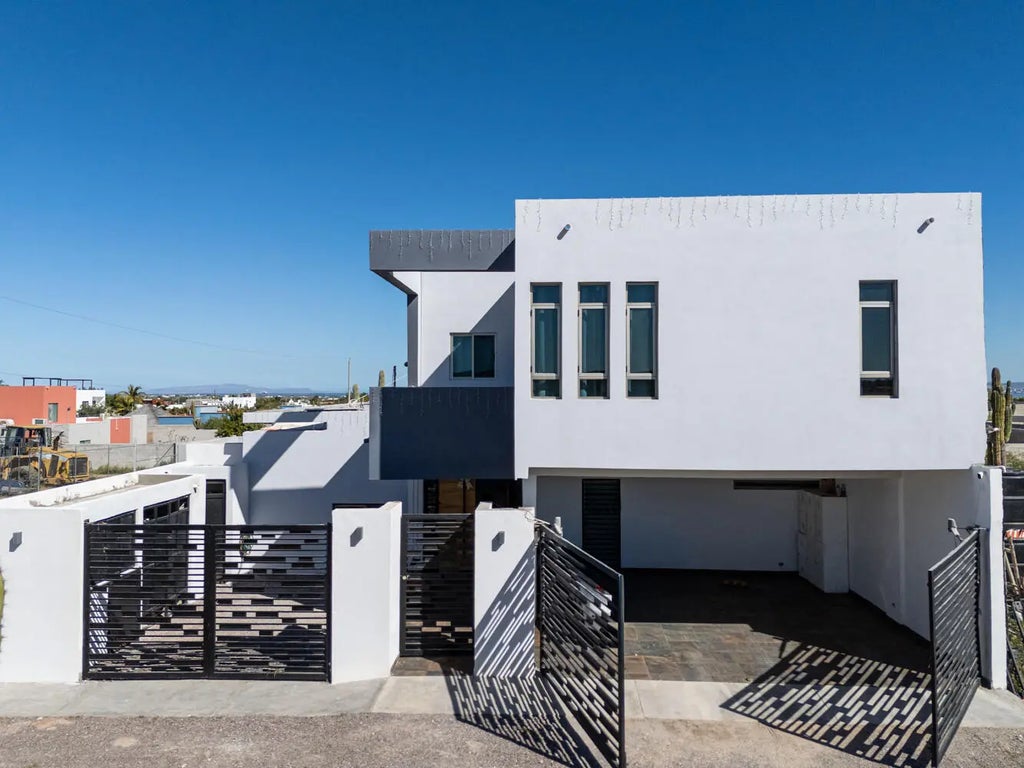 Casa Cardenal Calle 9, La Paz Property Listing: MLS® #26-250