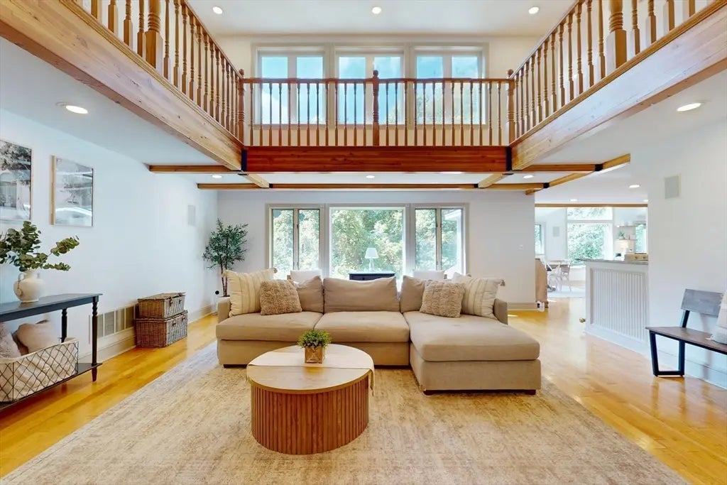 22 Old Cambridge Turnpike, Lincoln Property Listing: MLS® #73465831