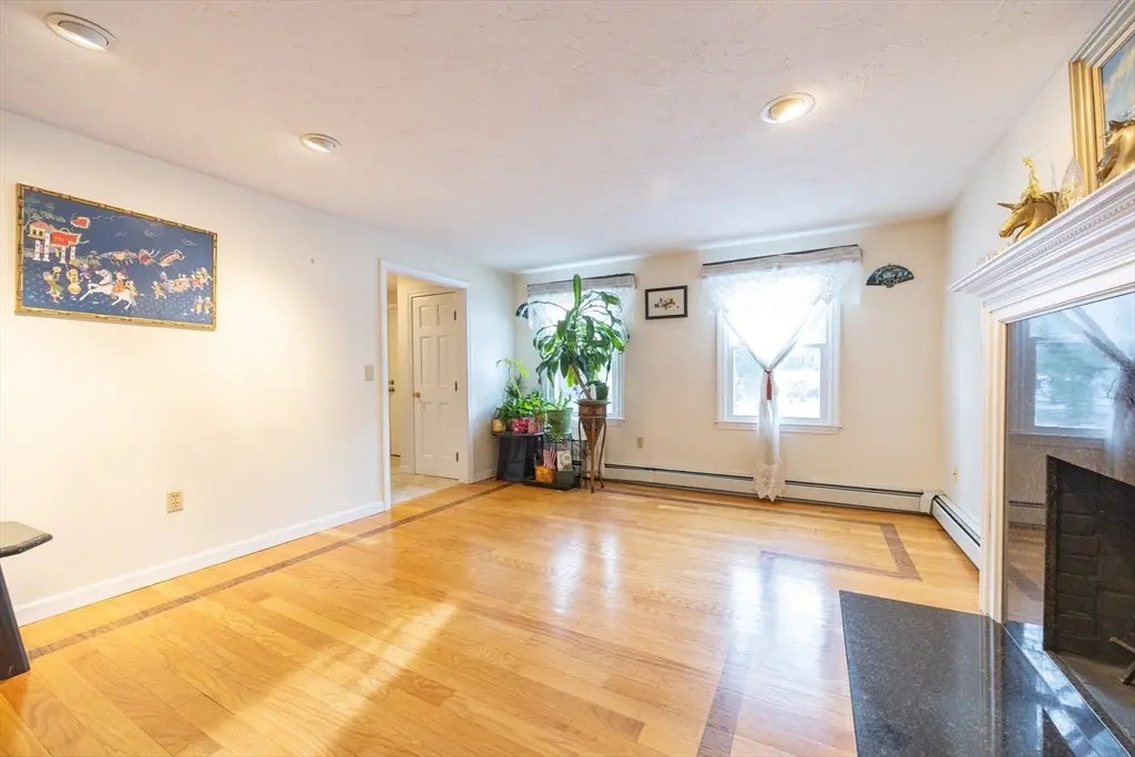 11 Quail Run Rd, Bellingham Property Listing: MLS® #73466060