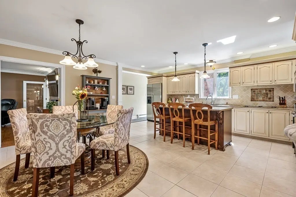 617 Salisbury St, Worcester Property Listing: MLS® #73440879