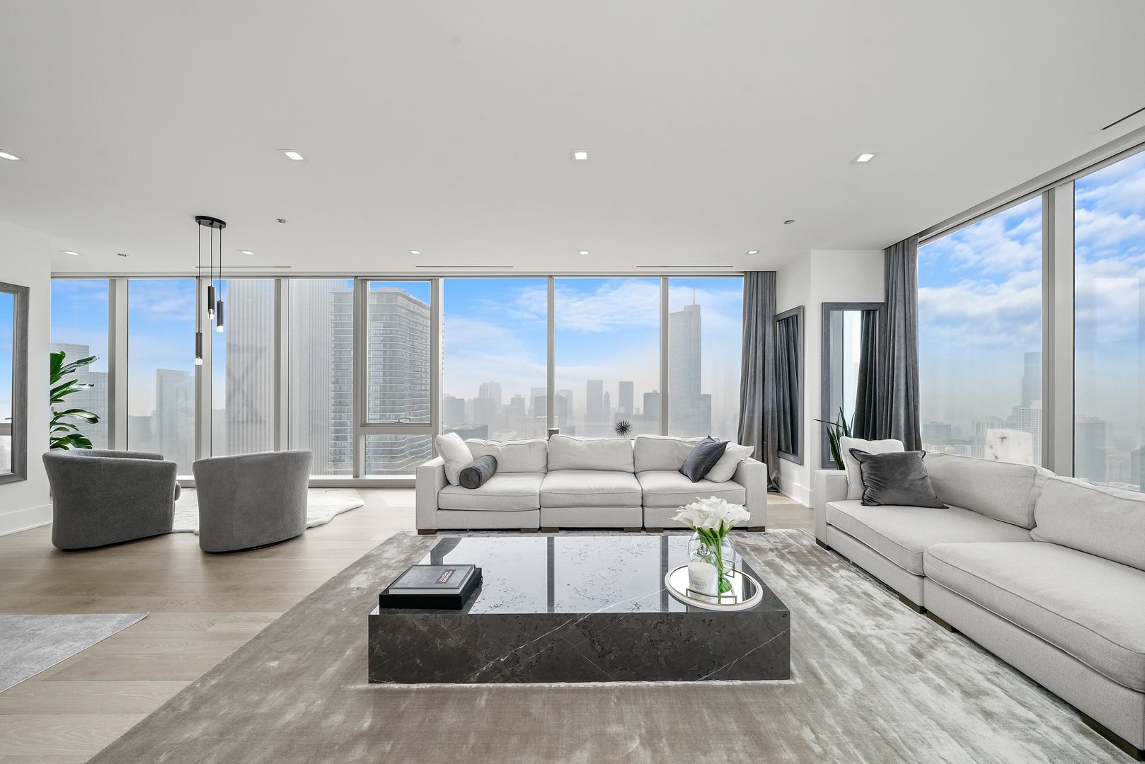363 East Wacker Drive 5801, Chicago Property Listing: MLS® #11910436